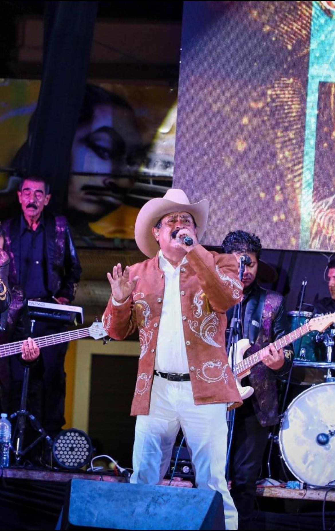 Cosme Tadeo Y sus Reyes - Superola