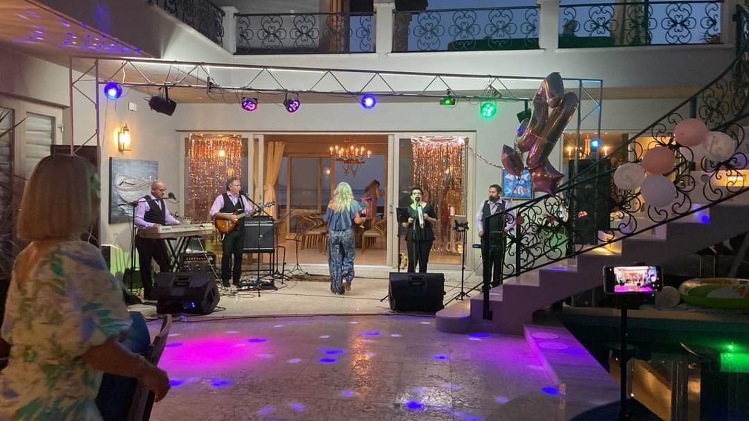 La última leyenda musical - Superola