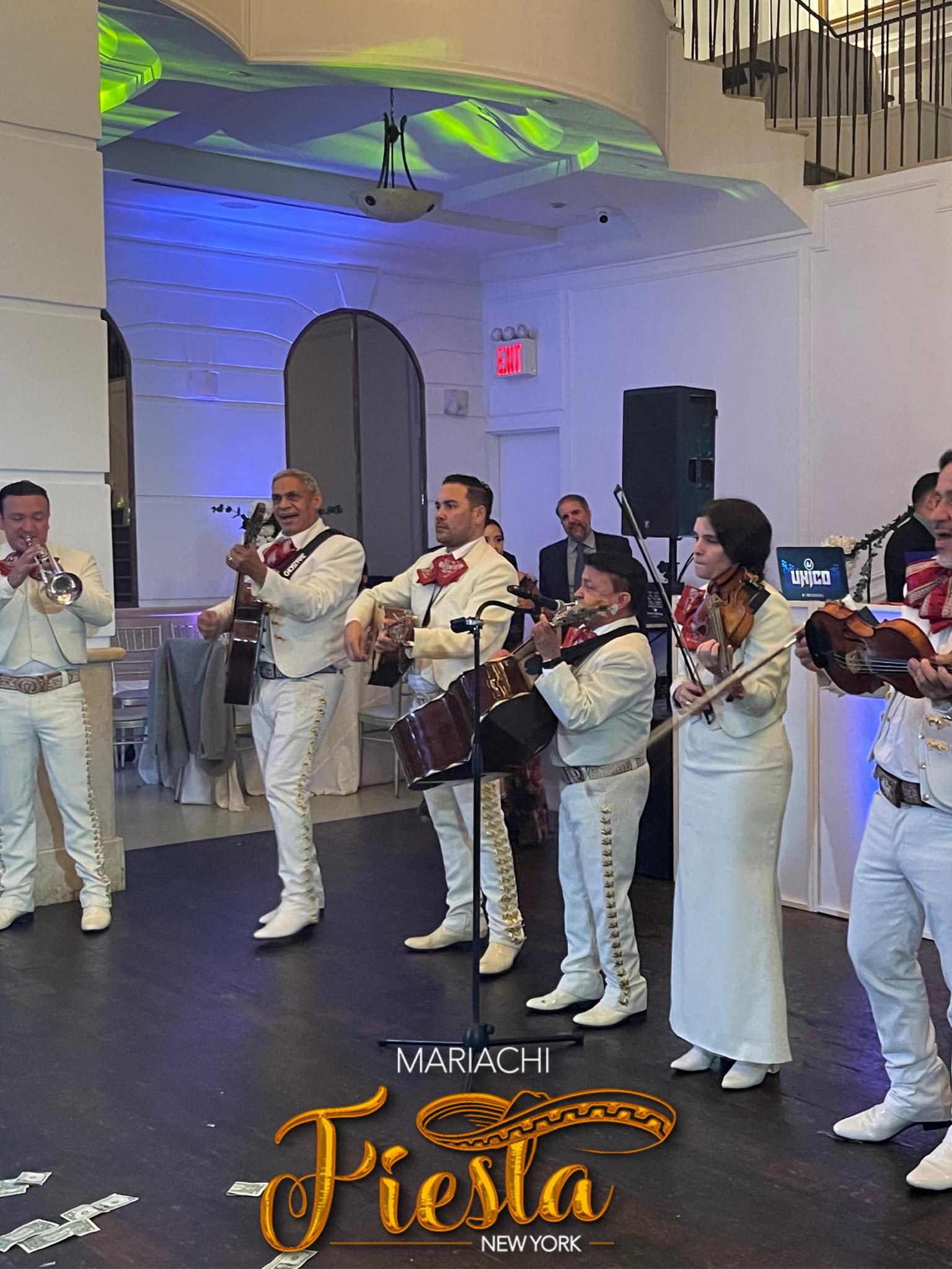 Mariachi Fiesta de México - superola