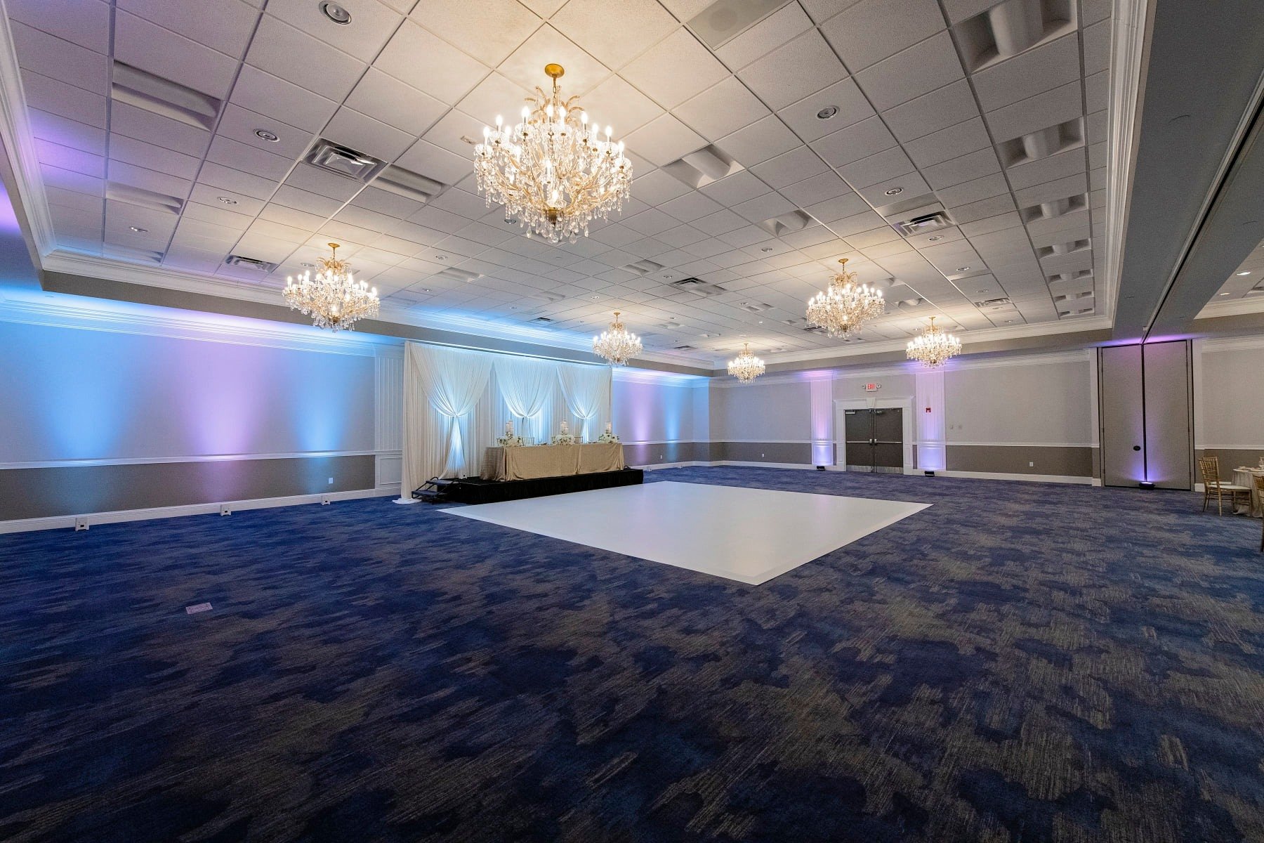 Posh Banquets & Event Center - Superola