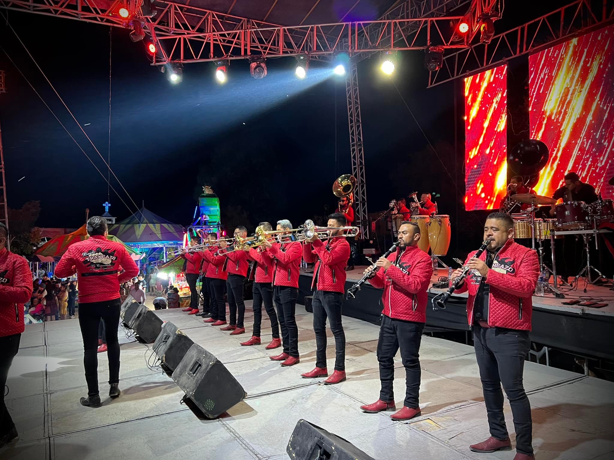 Banda Trancazo De Arturo Camarillo - Superola