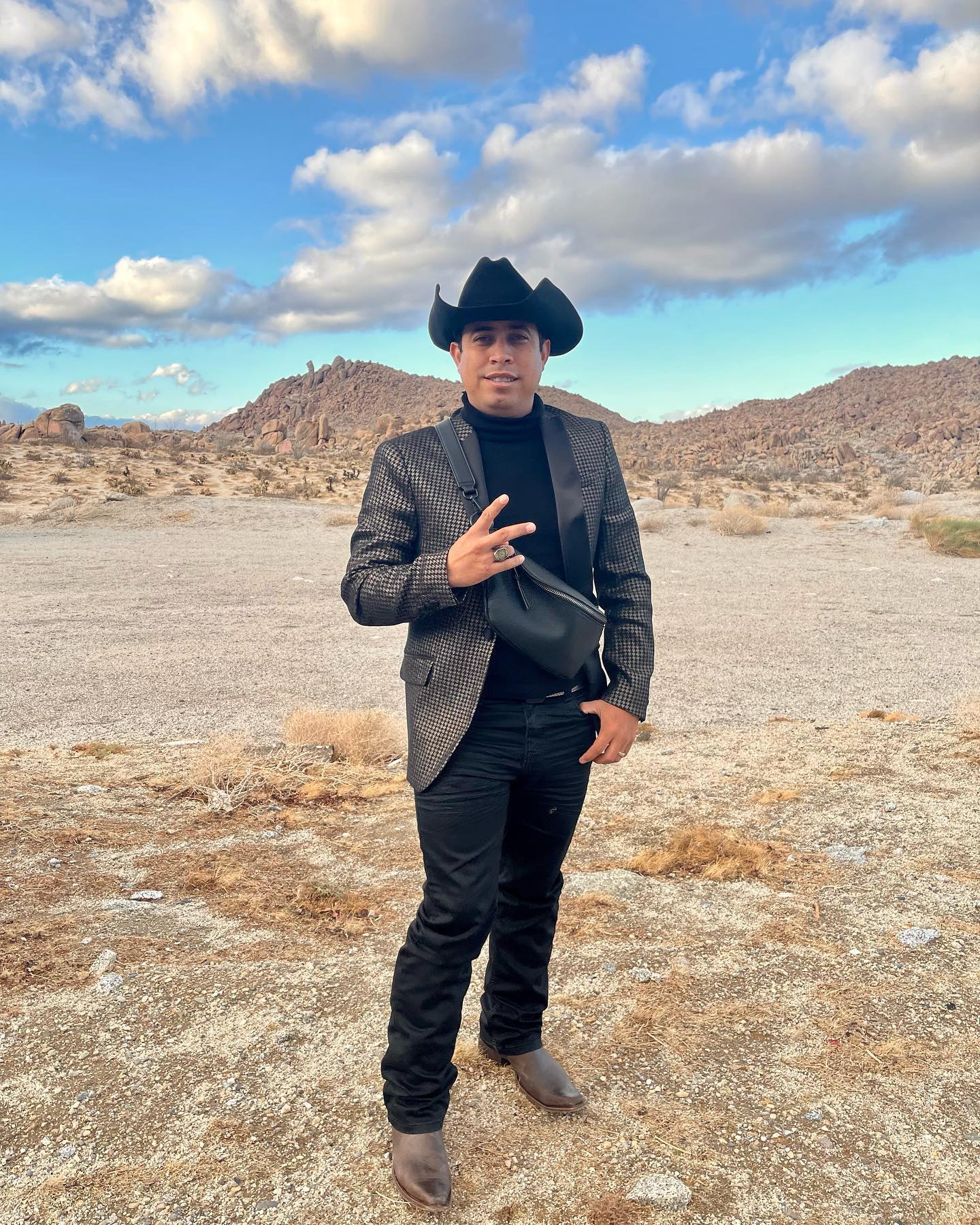 Noel Aragón - Superola