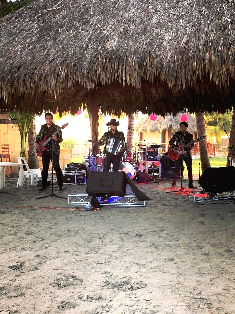 Albert Duarte y sus guerreros - superola