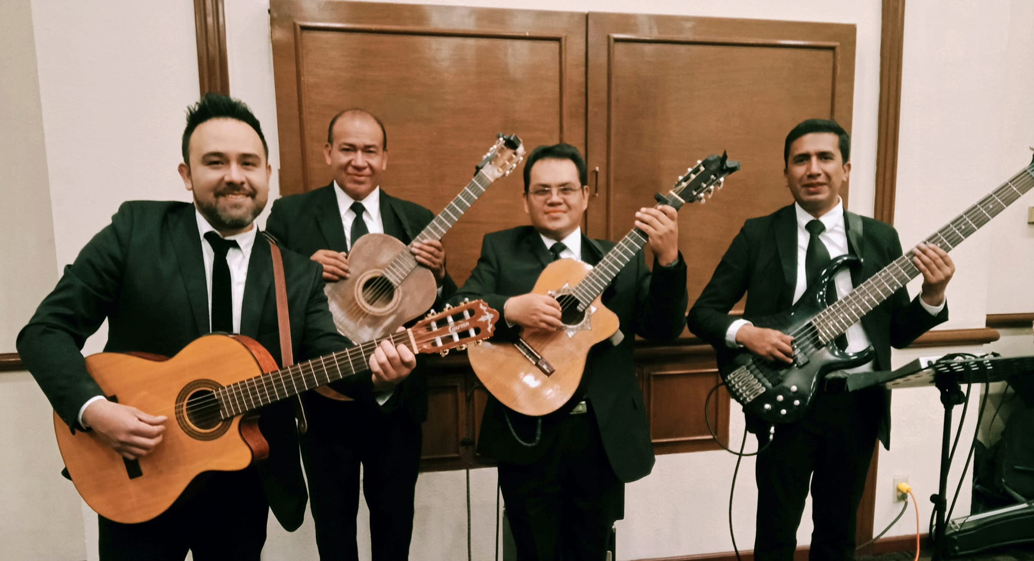 Trio Romántico-musical - Superola