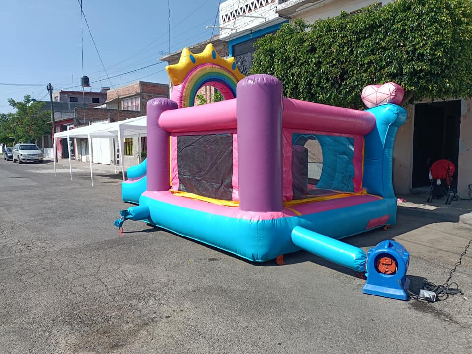 Inflables, Mobiliario y Mesas de Dulces Checolines - superola