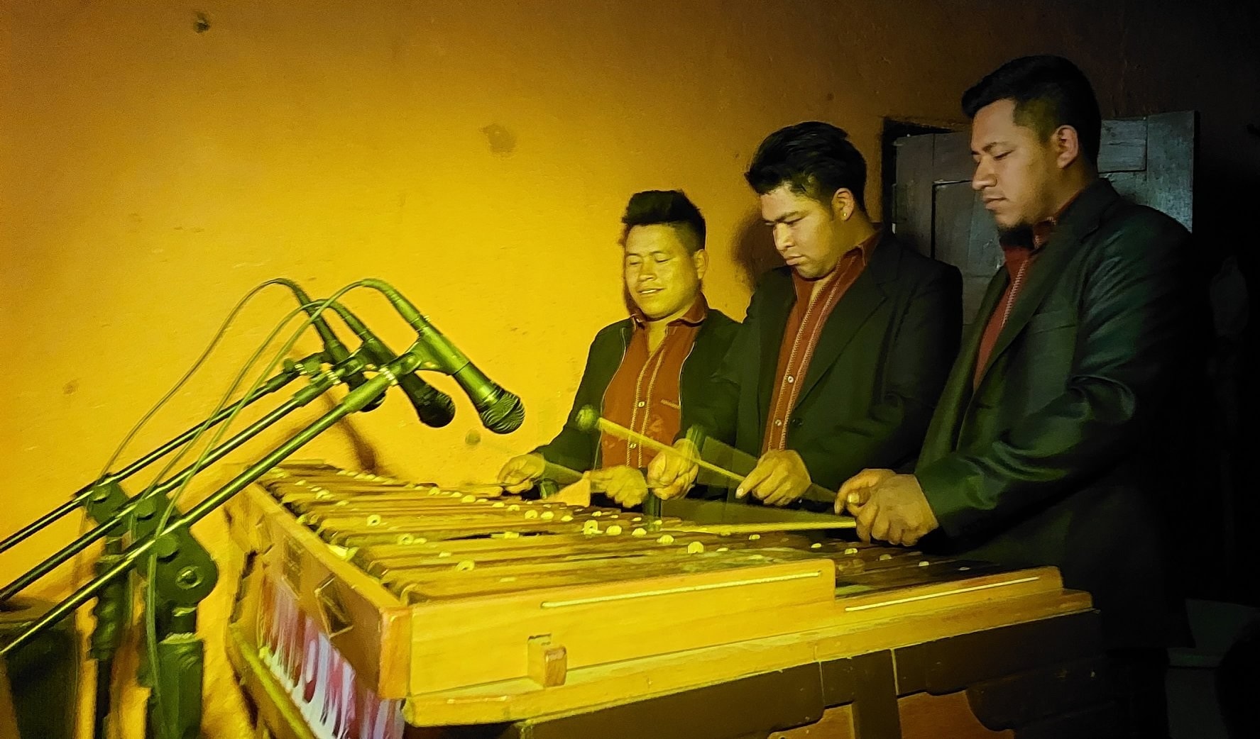 Marimba Mundo Maya - Superola