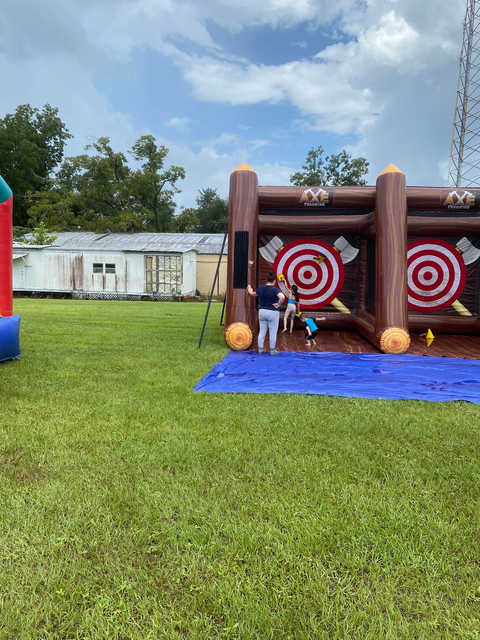 Xtreme Jumps Bounce House & Party Rentals LLC - Superola