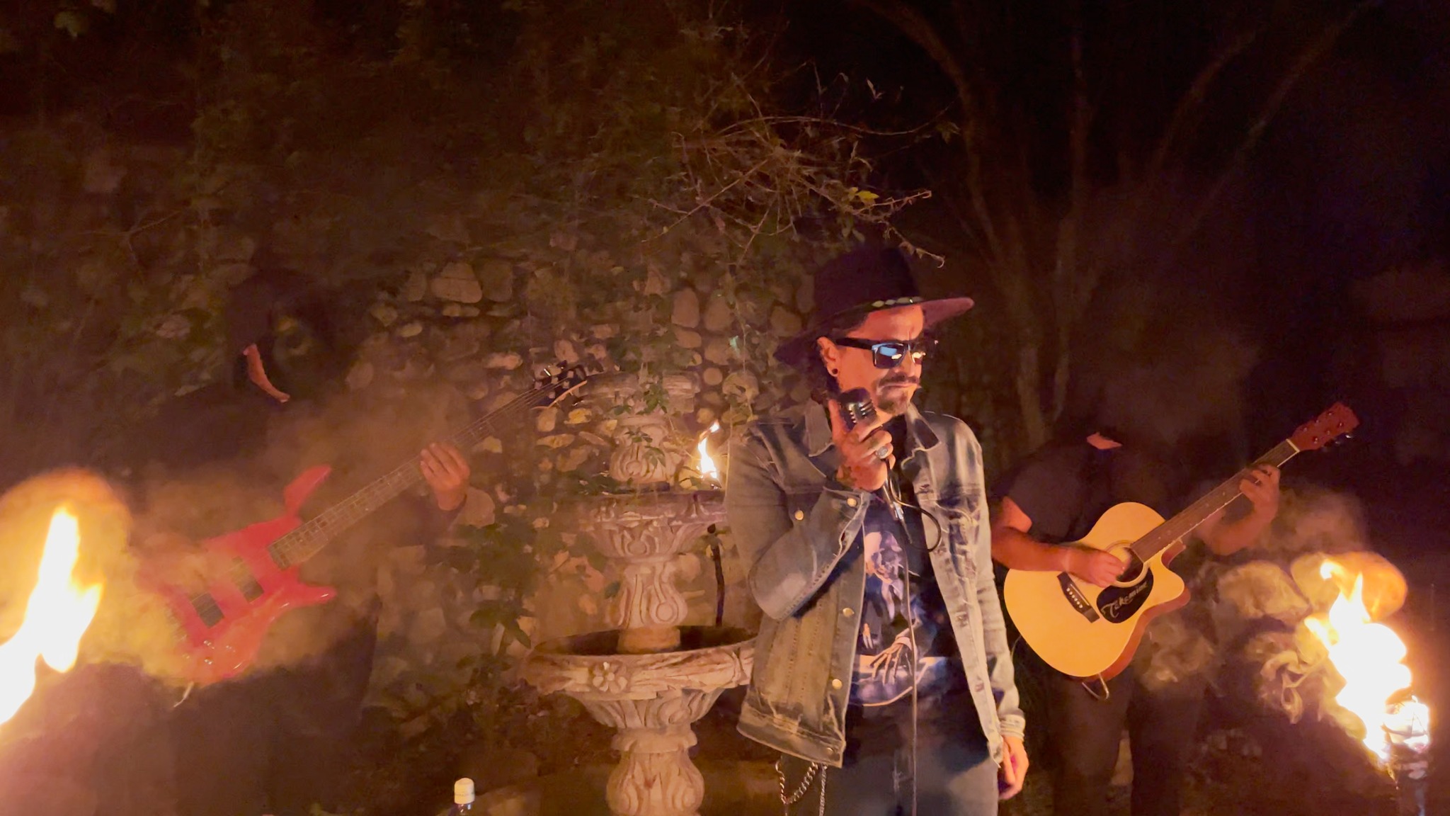 El Gallo y El Diablo - Superola