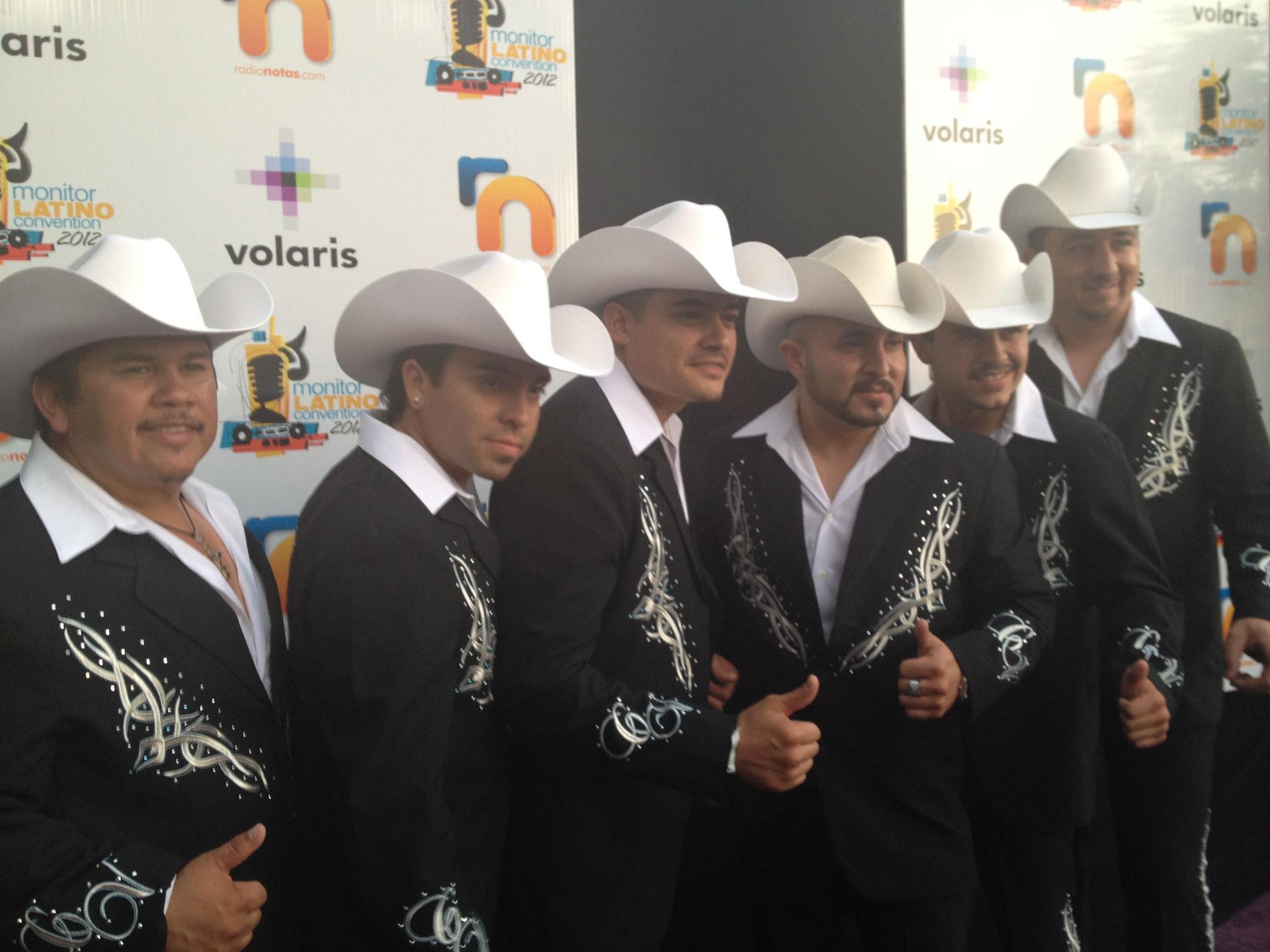 Nacho Galindo Jr y Su Conjunto Vencedor - Superola