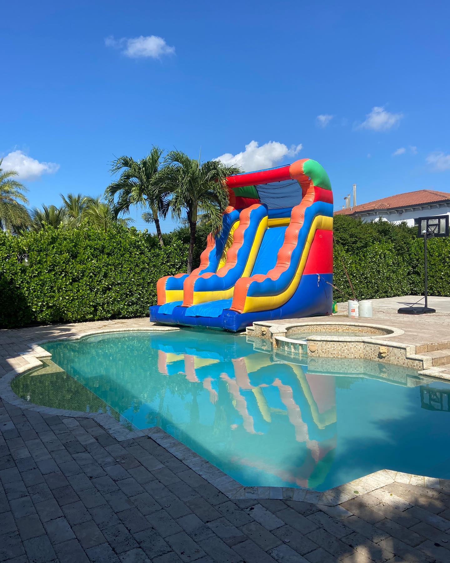Bounce Around Party Rental - superola