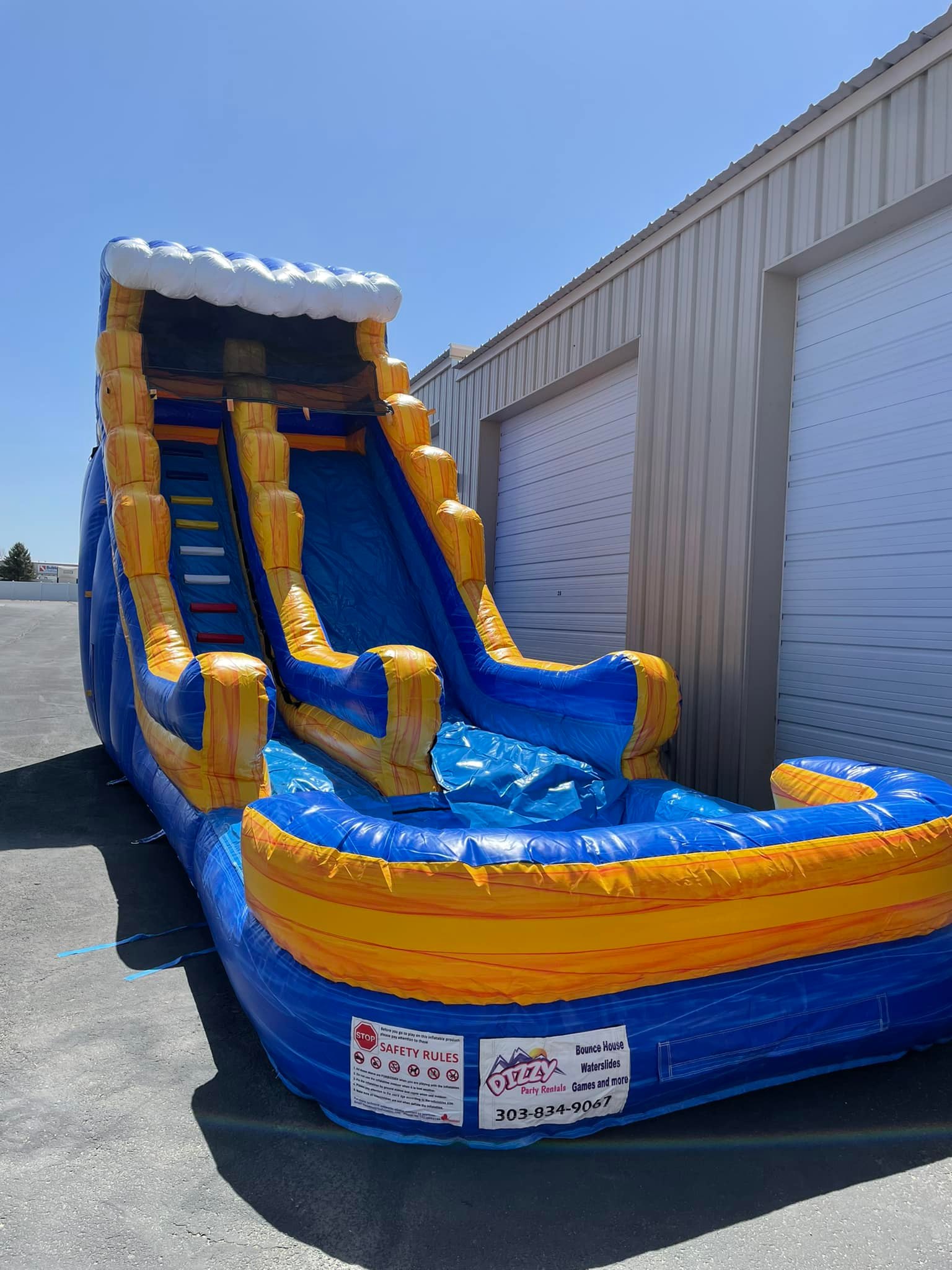 Dizzy Party Rentals- bounce house and more - Superola
