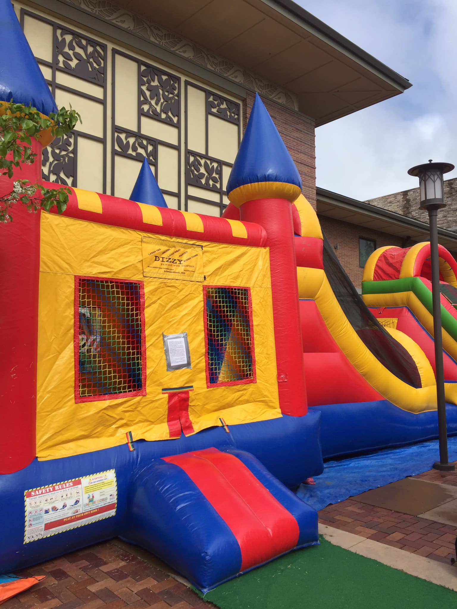 Dizzy Party Rentals- bounce house and more - Superola