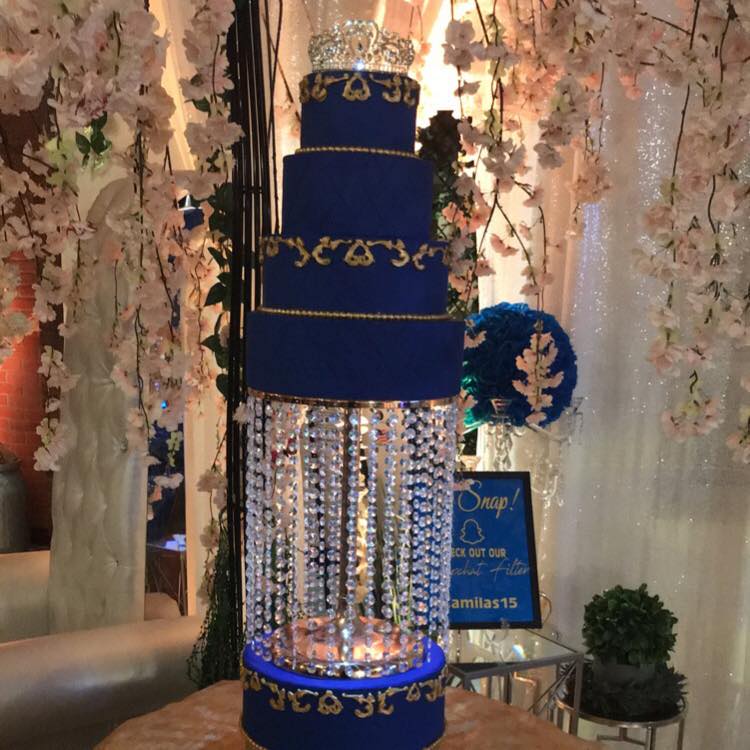 MAD Custom Cakes - Superola