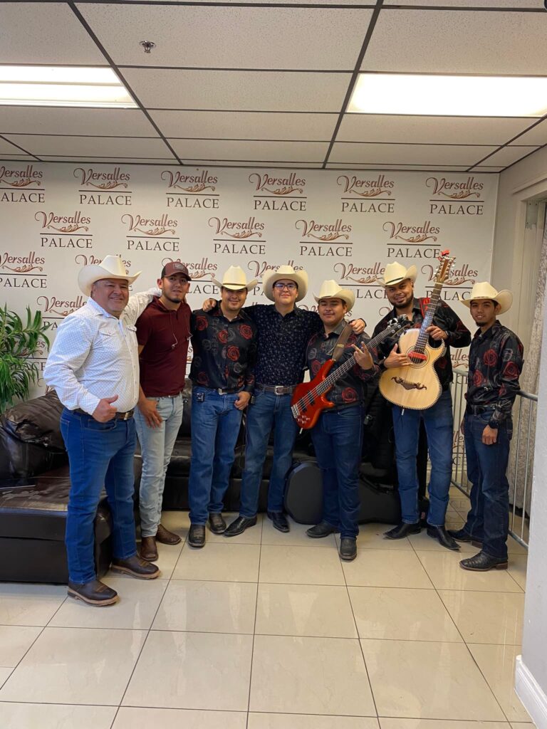 Javier Valenzuela y su Nortenon - Superola