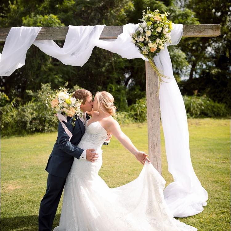 Rustic Acres Event Center - Superola