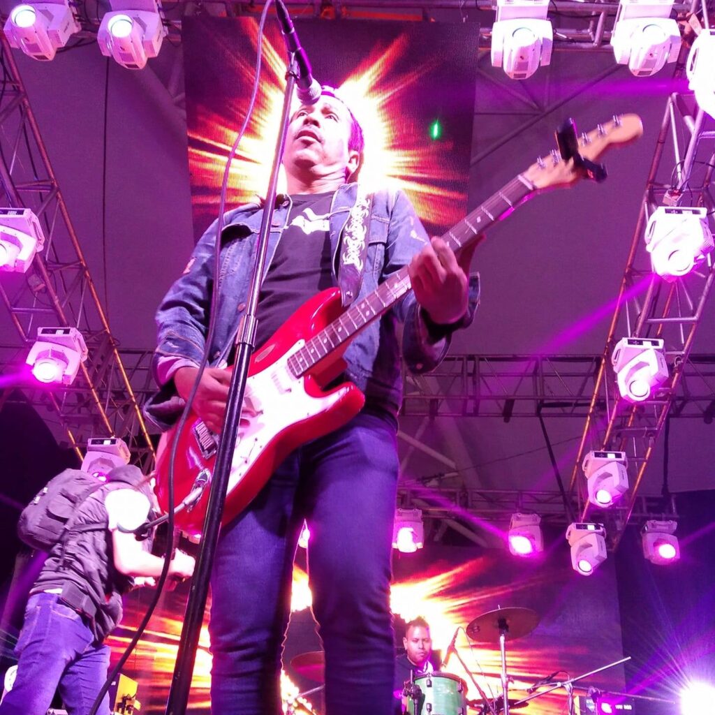 Hazel rock oficial - Superola