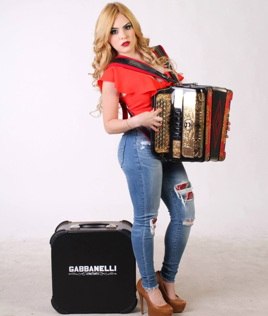 Mariely Cano - Superola