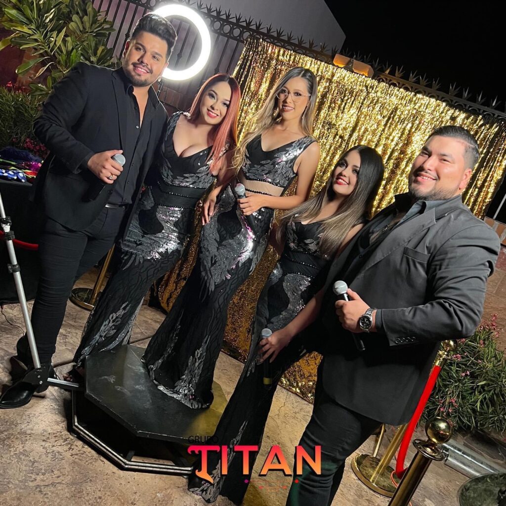 GRUPO TITAN - Superola