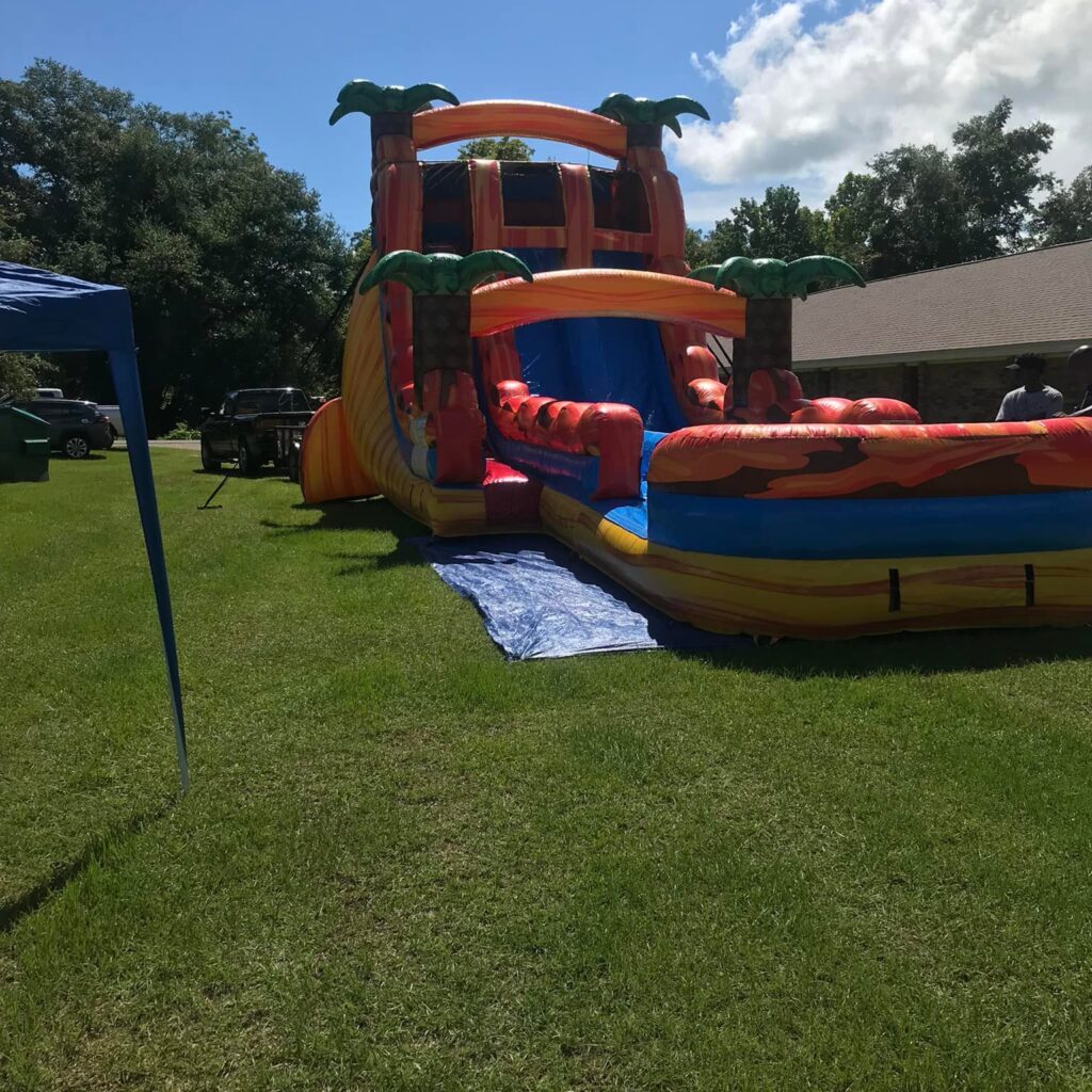 Xtreme Jumps Bounce House & Party Rentals LLC - Superola