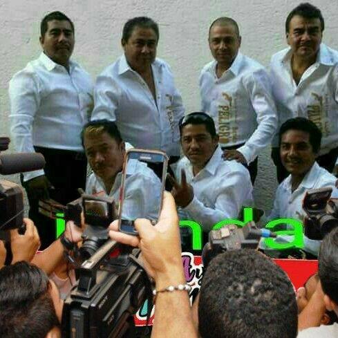 Banda Peligro (Banda Peligro de Morelos Oficial ) - Superola